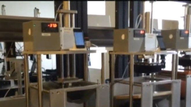 iPhone 6 Plus: Apple zeigt Hardware-Testlabor, inklusive Windows XP