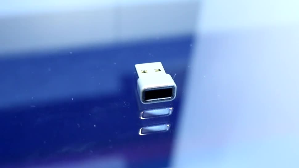 Windows Hello: Microsoft zeigt Fingerprint-Reader für den USB-Port