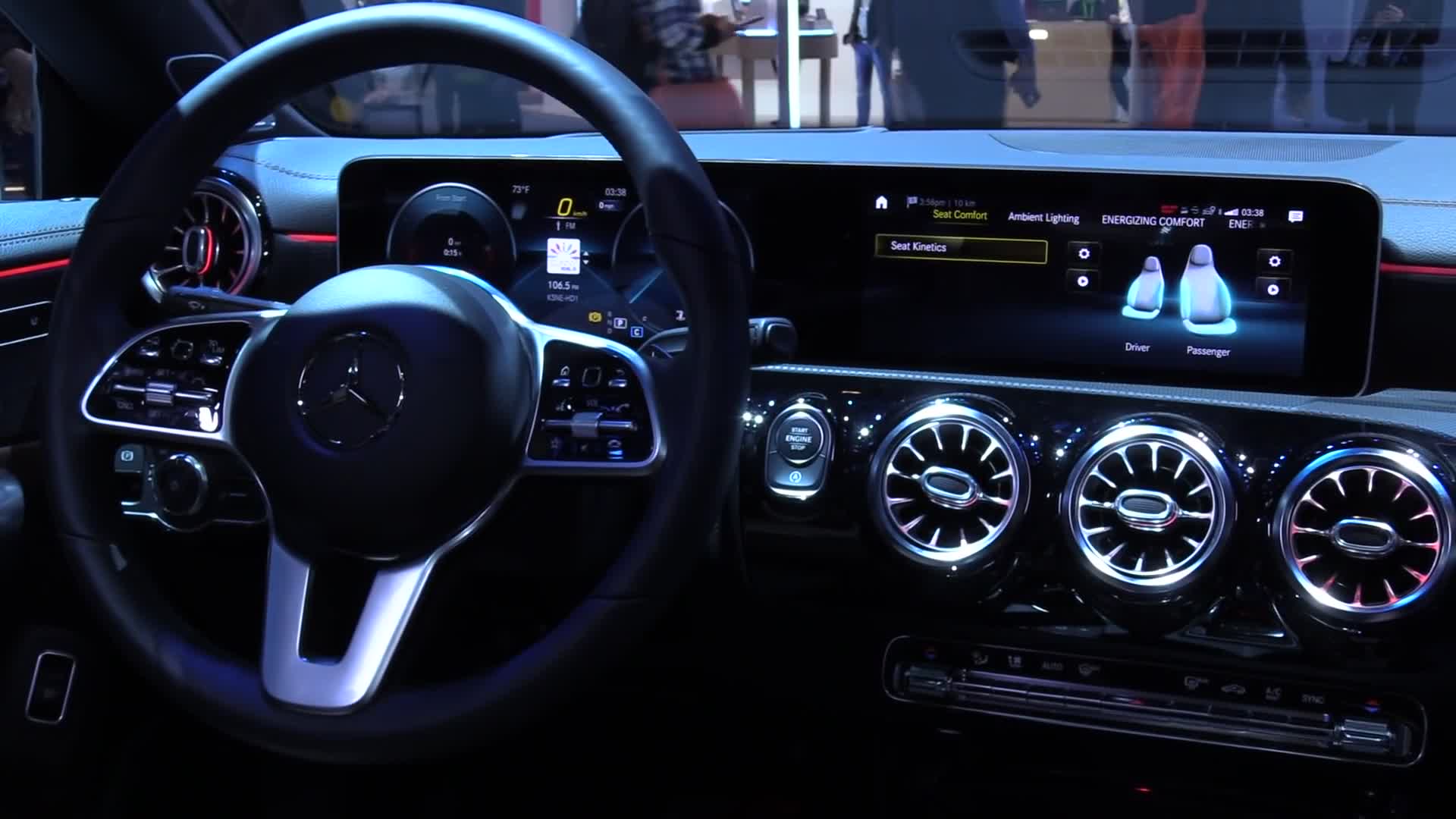 Mercedes-Benz - MBUX-Bordsystem erhält Gestensteuerung