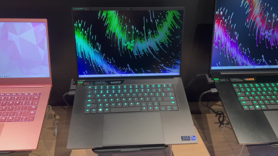 Blade 16: Razer stellt Gaming-Notebook mit Dual-Mode-Display vor